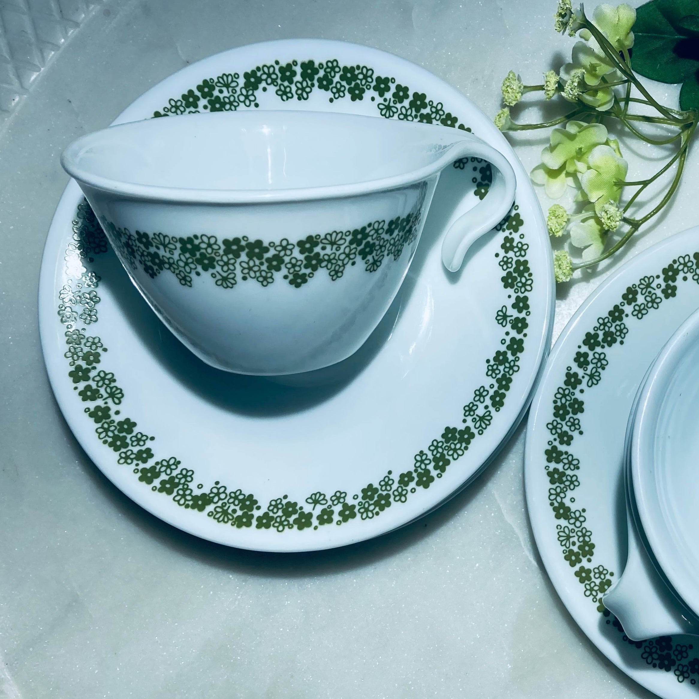 Corelle By Corning SPRING BLOSSOM Green Flowers set of 4 cups and sauc ...